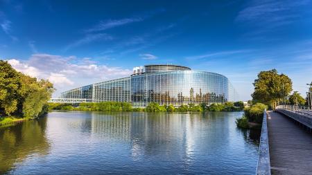 Tady vznikají nařízení EU. Podívejte se do Evropského parlamentu ...